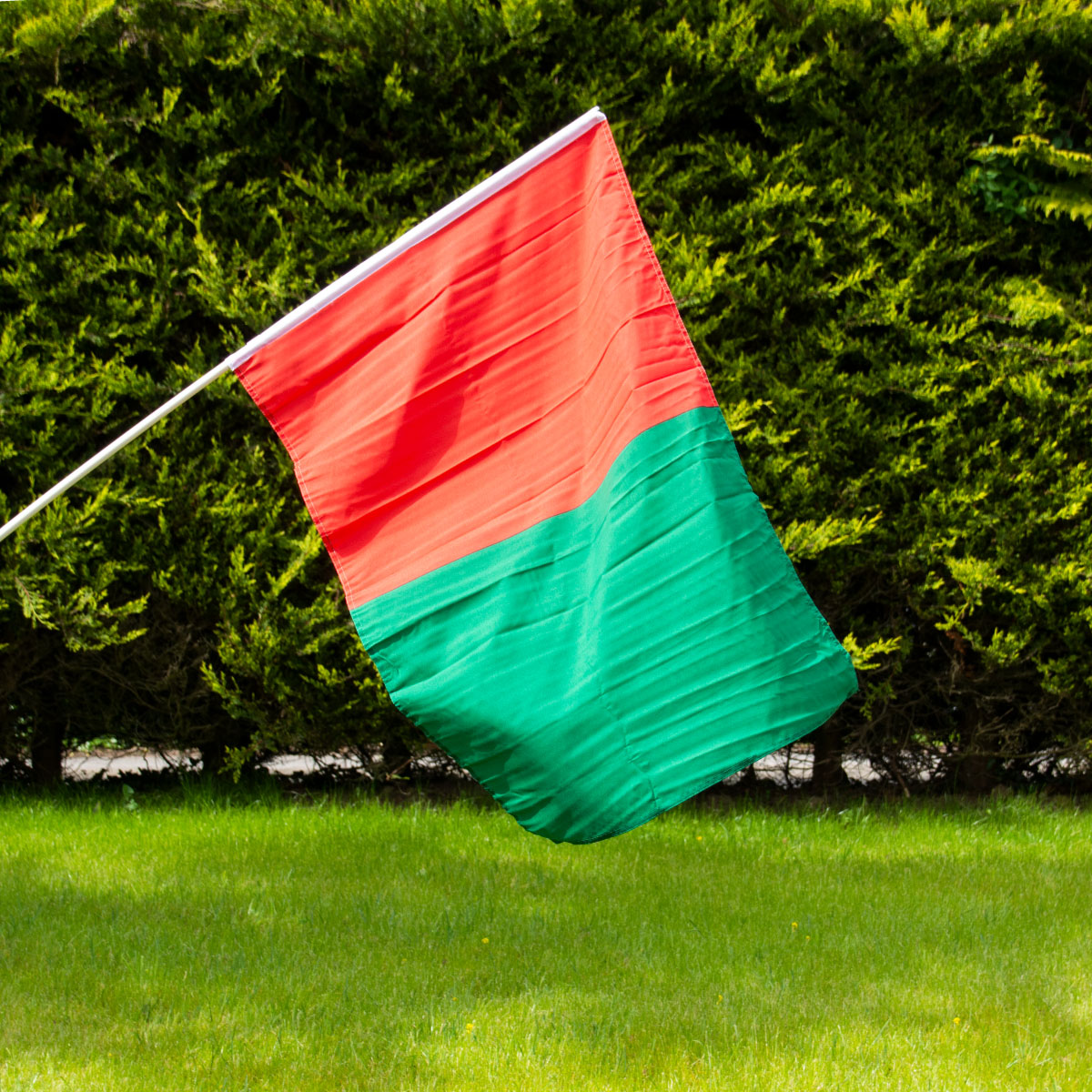 Mc Keever Sports Red/Green Half and Half Flag – McKeever Sports UK